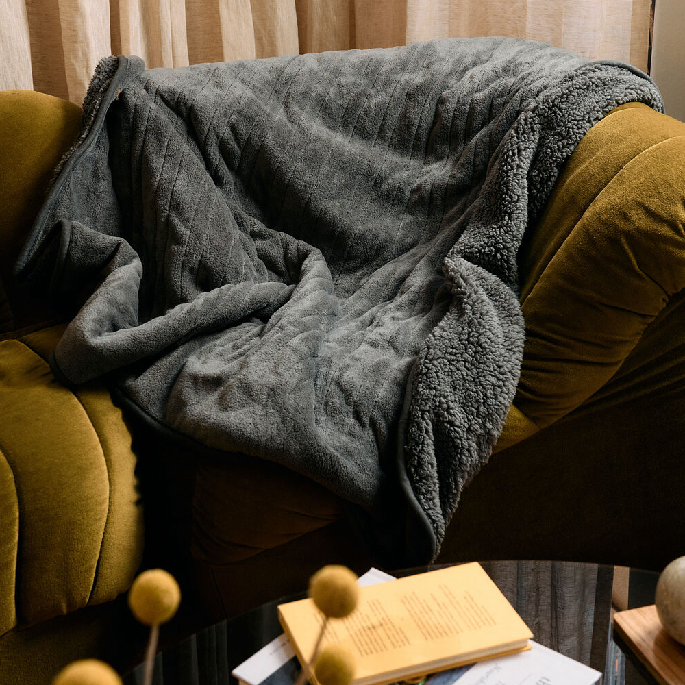 Dickies Reversible Electric Micro Fleece Throw Charcoal 120x160cm ...